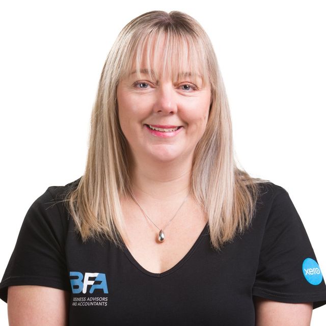 Lisa Welch's Instagram, Twitter & Facebook on IDCrawl