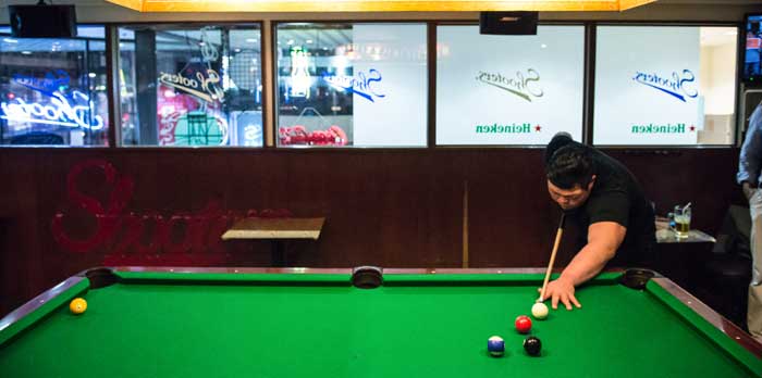 Play Pool (Billiards) in Nagoya, Japan