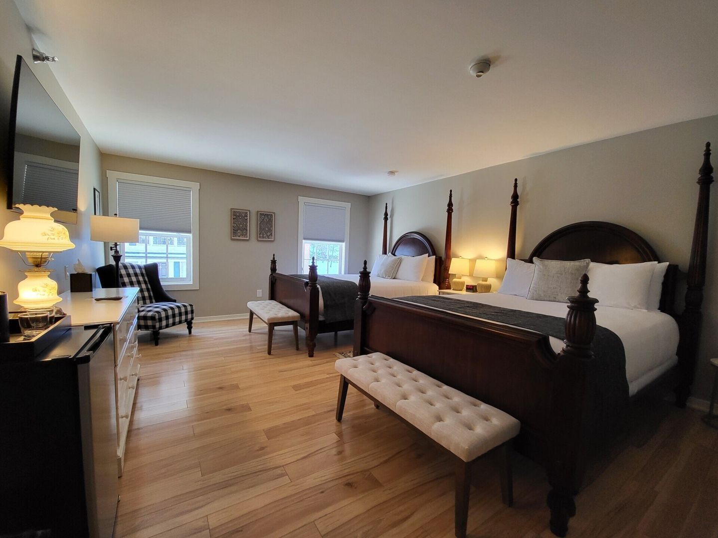 The Stowe Village Inn: Guest Rooms Located in Stowe Vermont