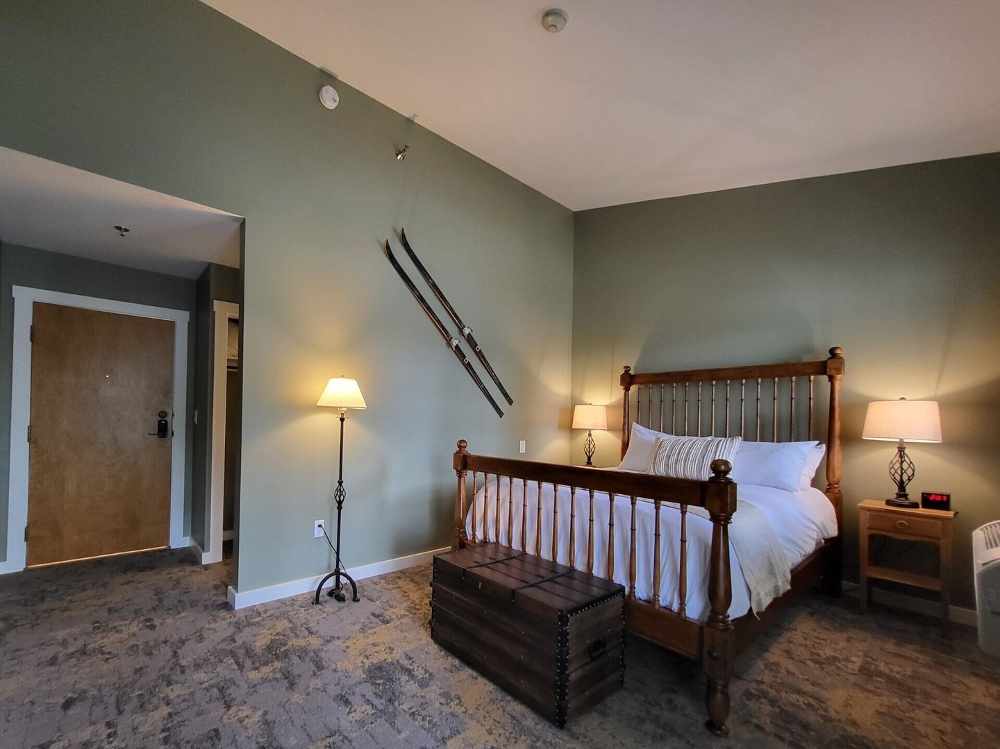 The Stowe Village Inn: Guest Rooms Located in Stowe Vermont