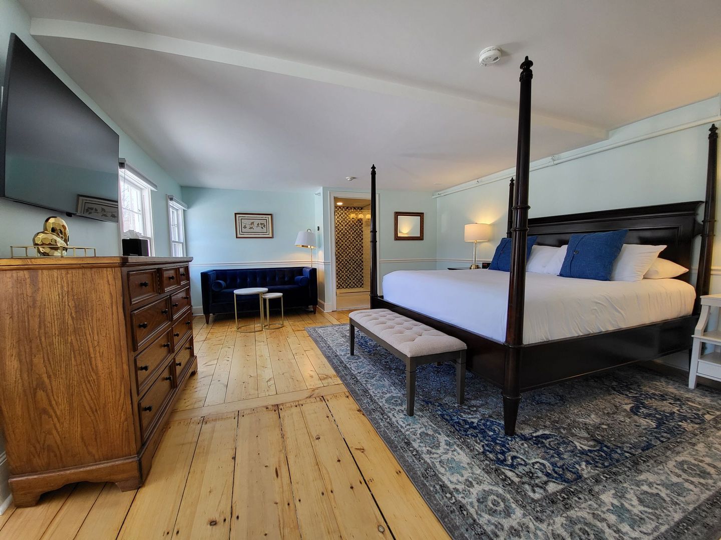 The Stowe Village Inn: Guest Rooms Located in Stowe Vermont