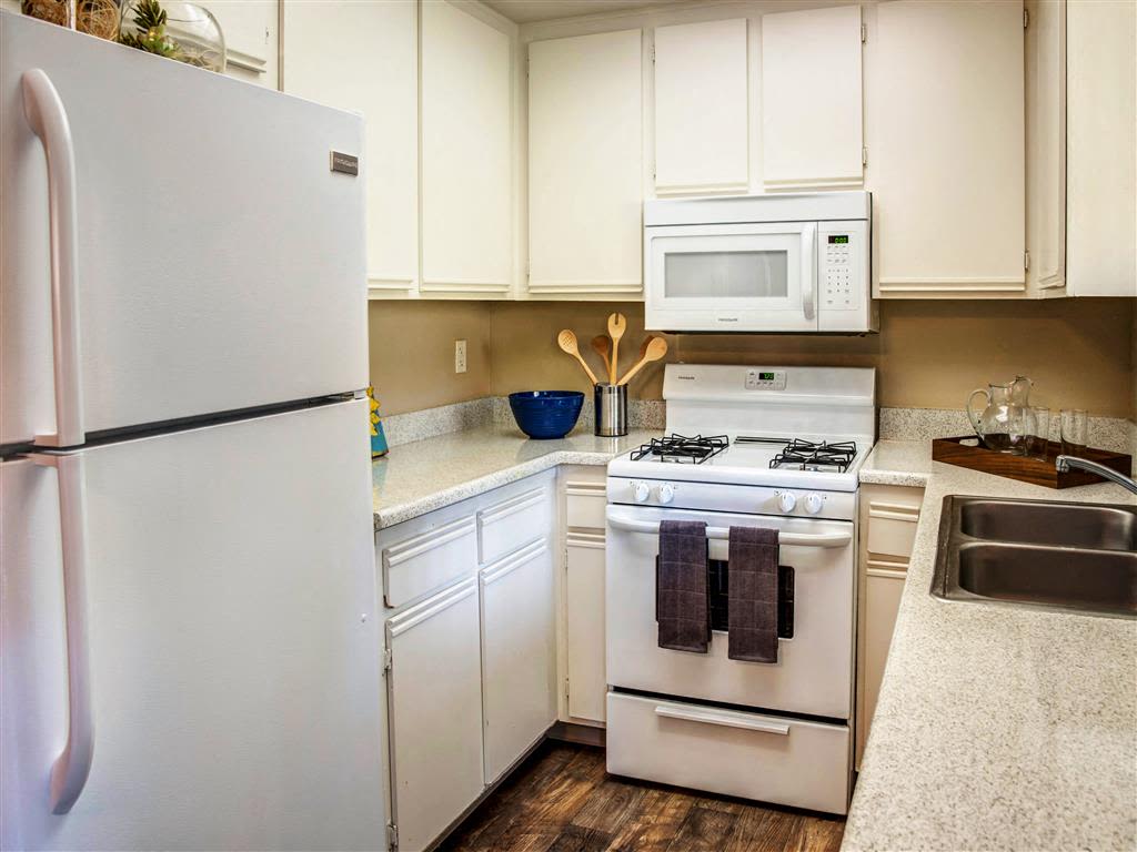 Oceanside, CA Apartments | River Oaks