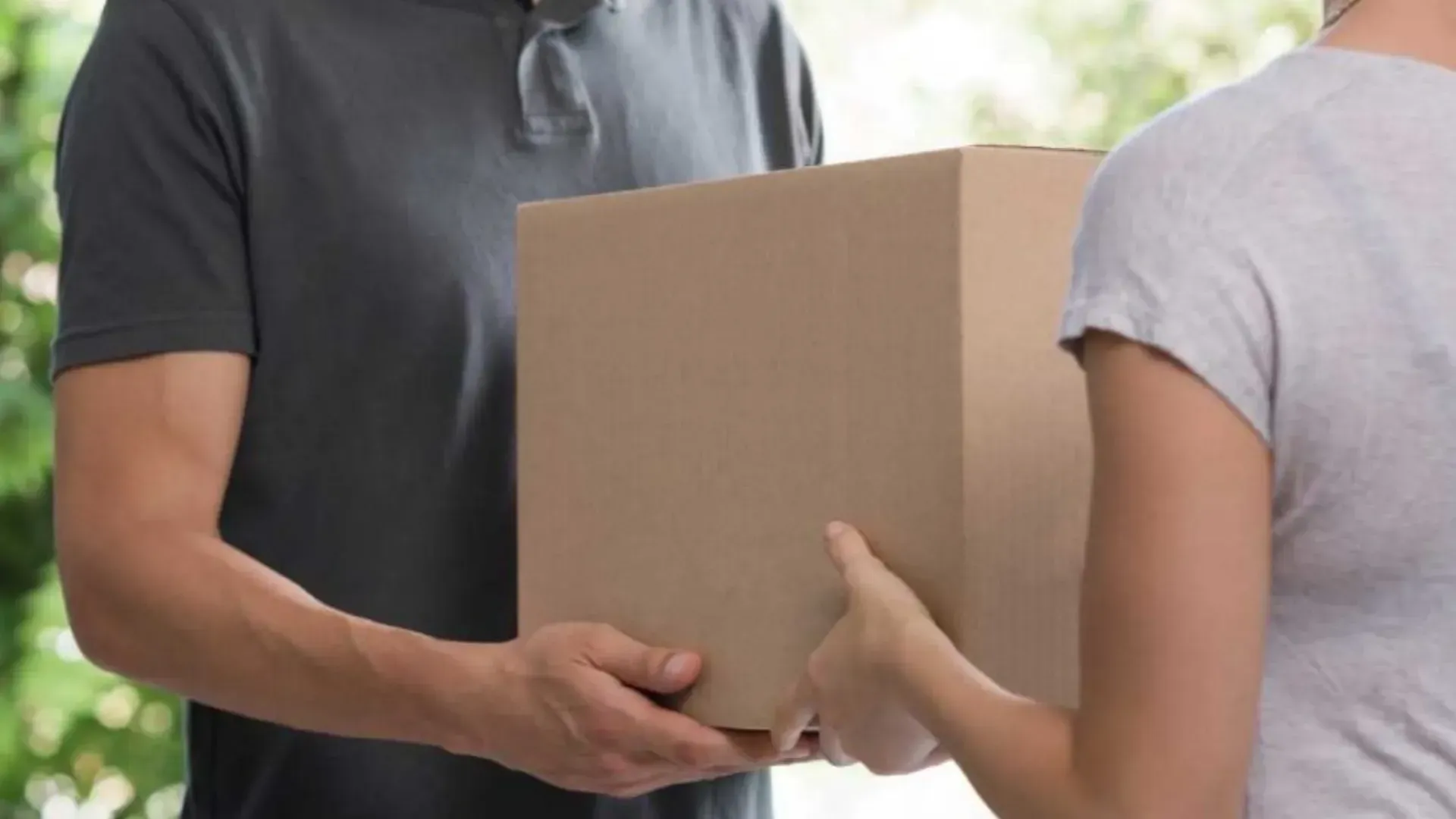How Houston’s Couriers Protect Your Confidential Packages