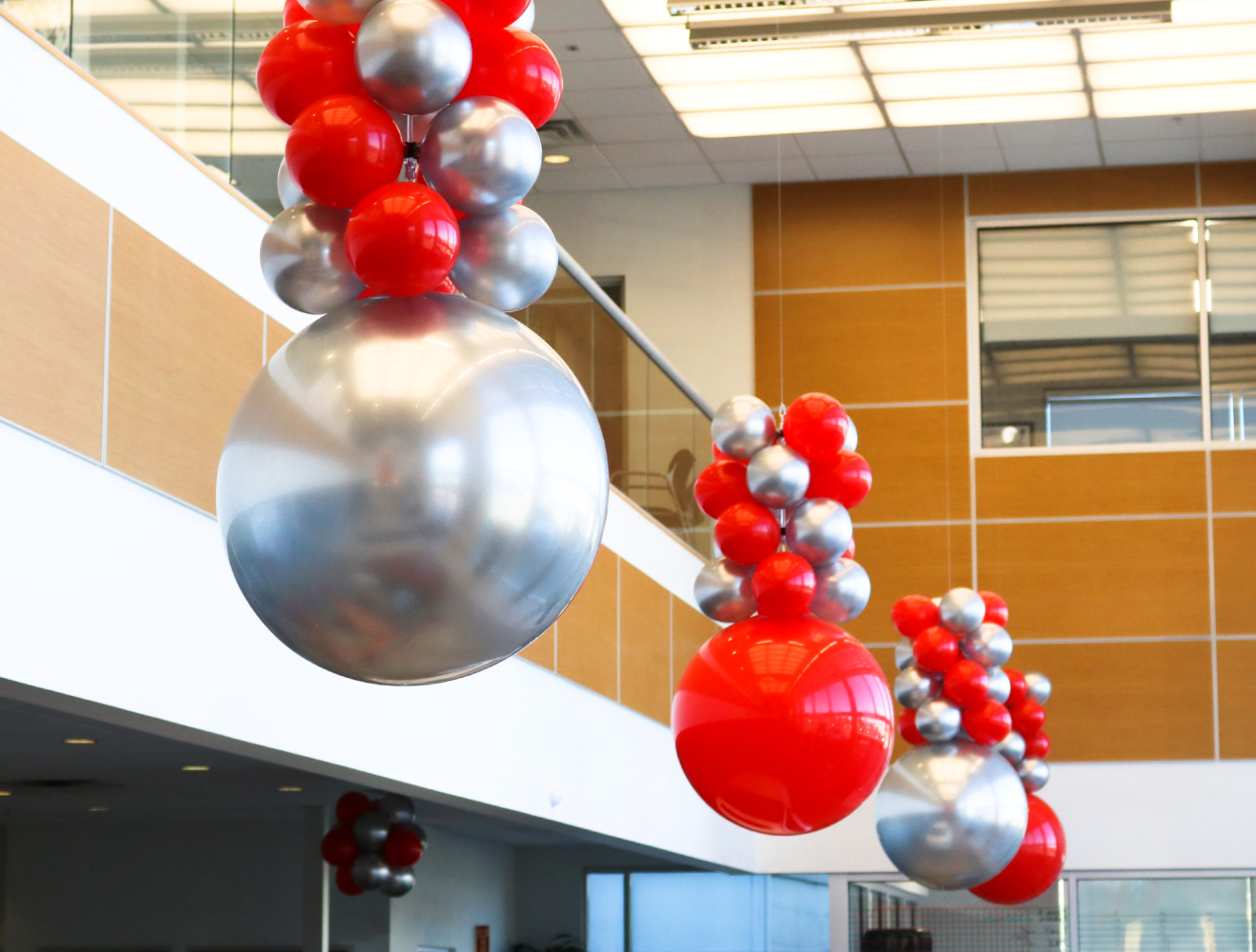 New & Used Car Lot Balloons At It's Best