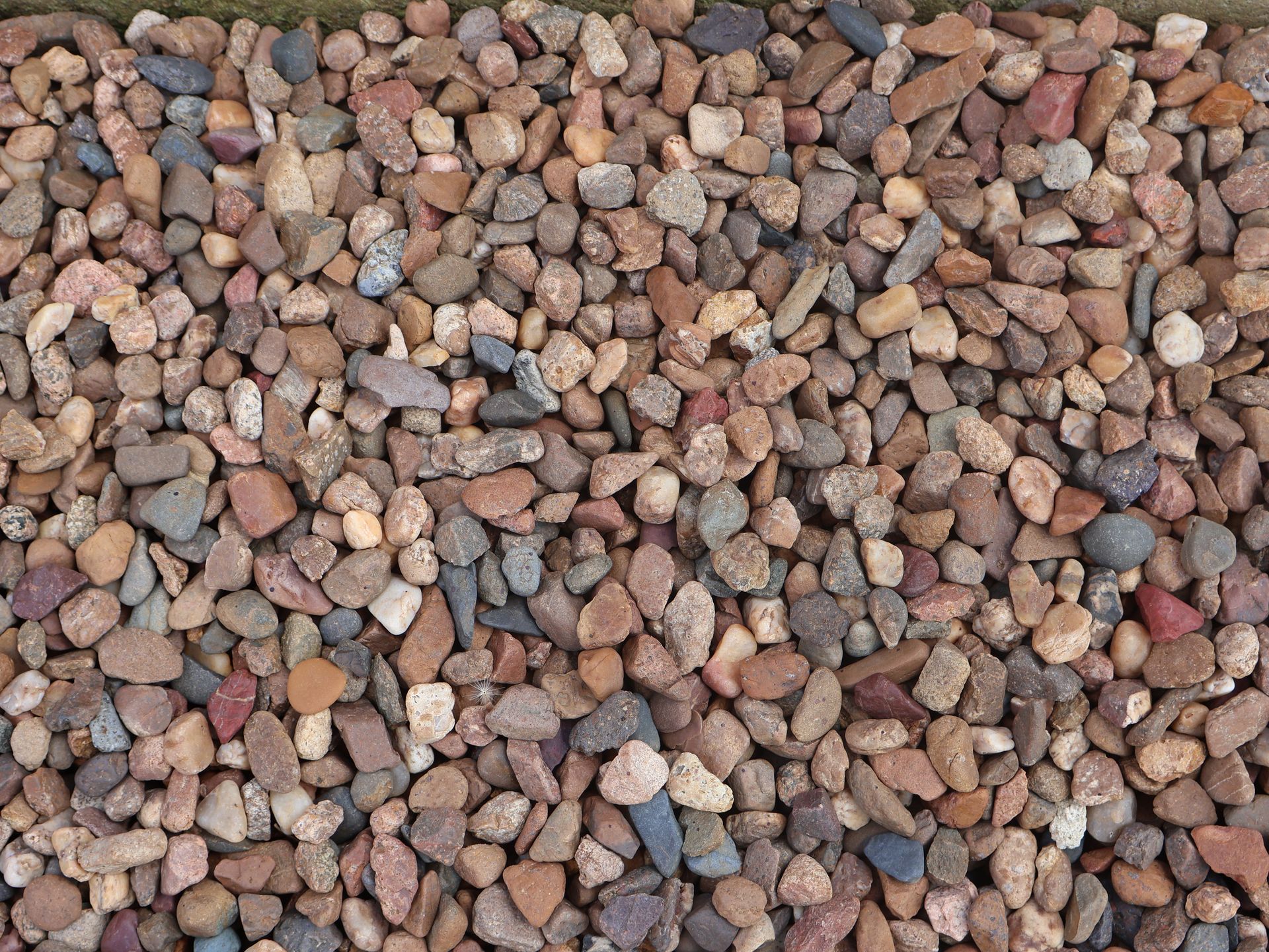 Pebbles in Townsville | Edmonds landscaping Supplies