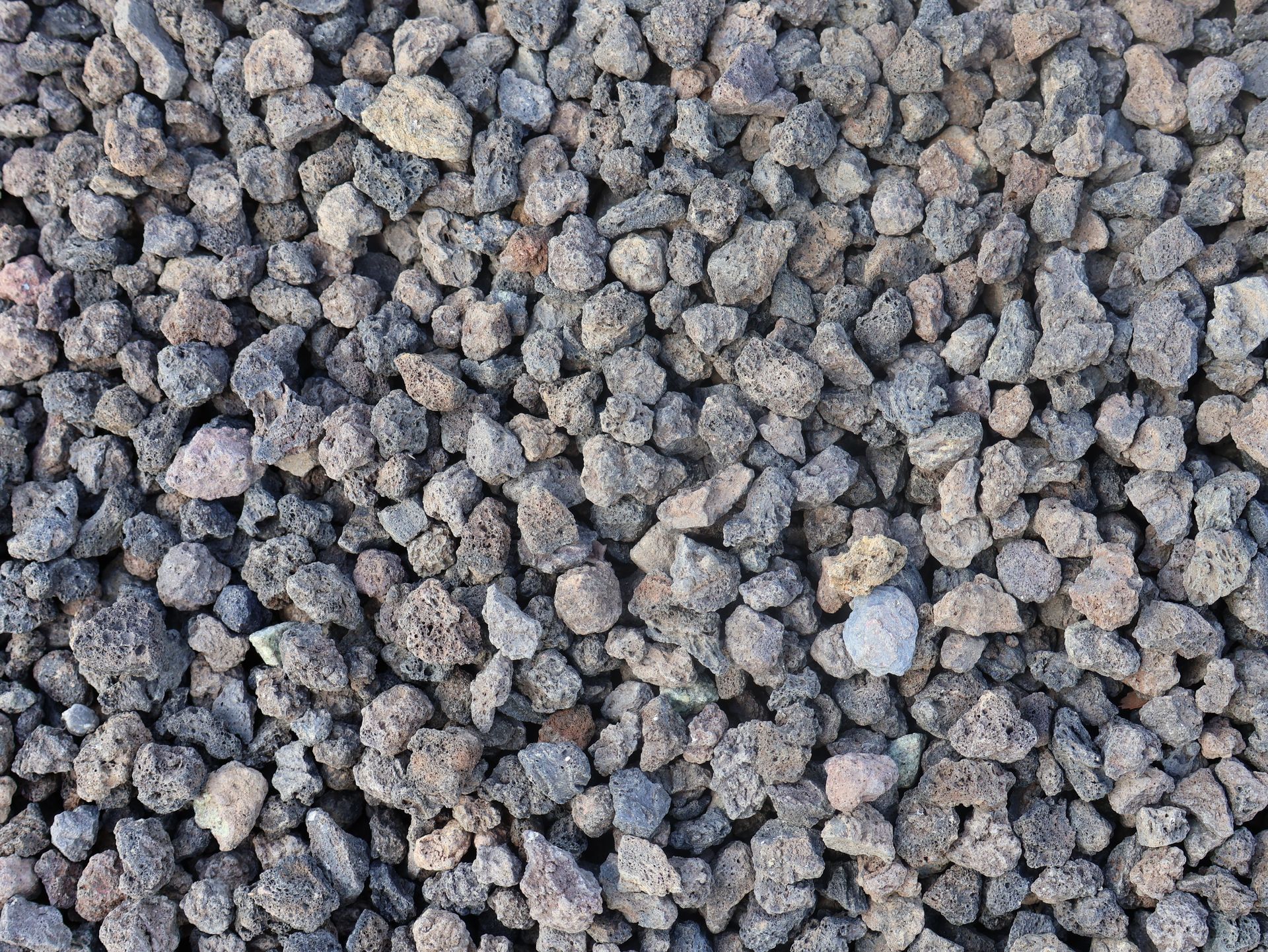 Pebbles in Townsville | Edmonds landscaping Supplies