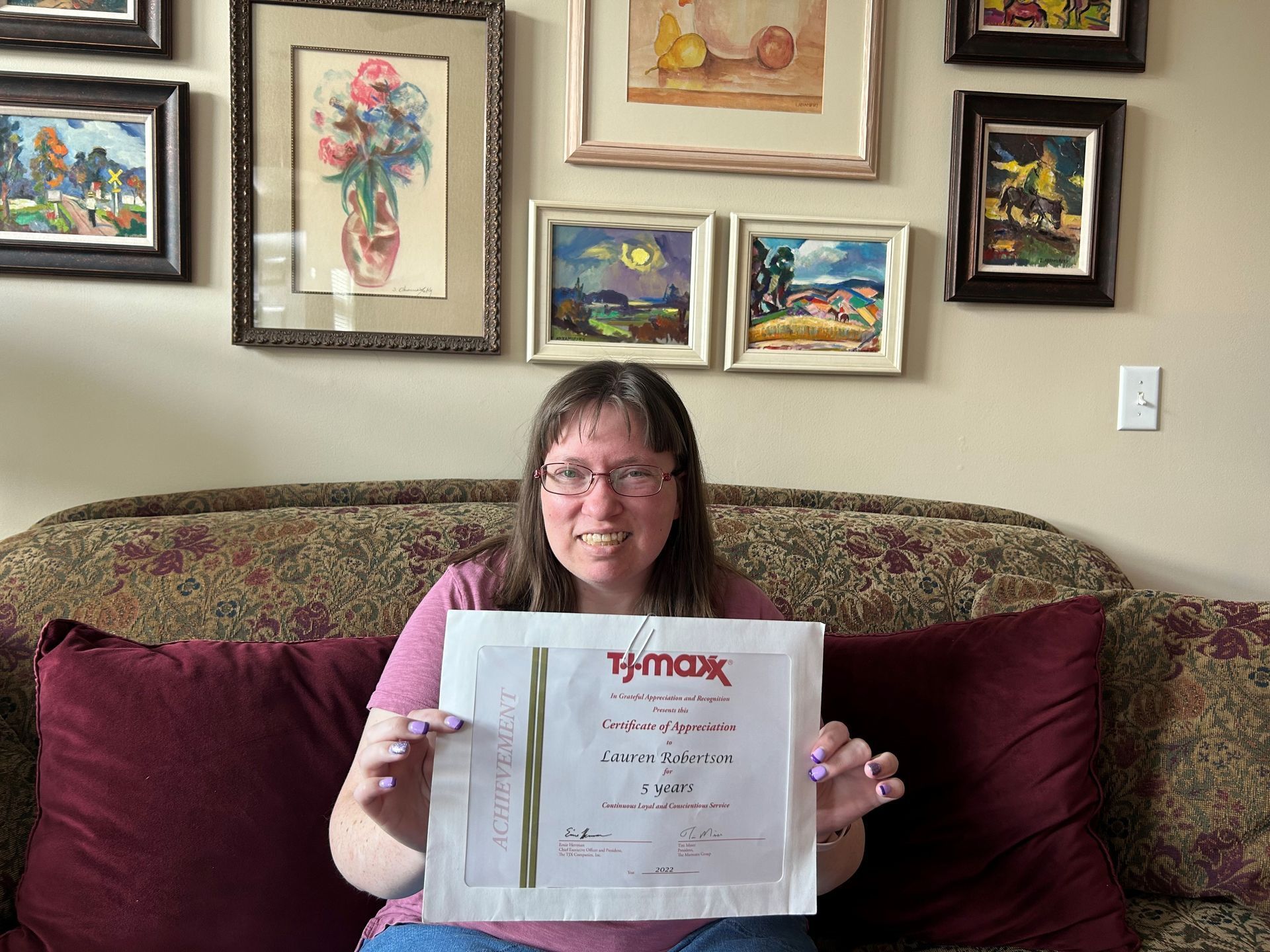 Employee with disabilities praises her supportive employer, TJ Maxx