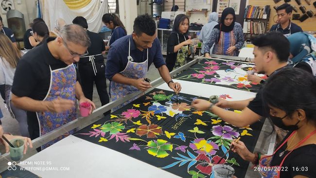 Batik Team Activity - Jadi Batek Gallery Sdn. Bhd.