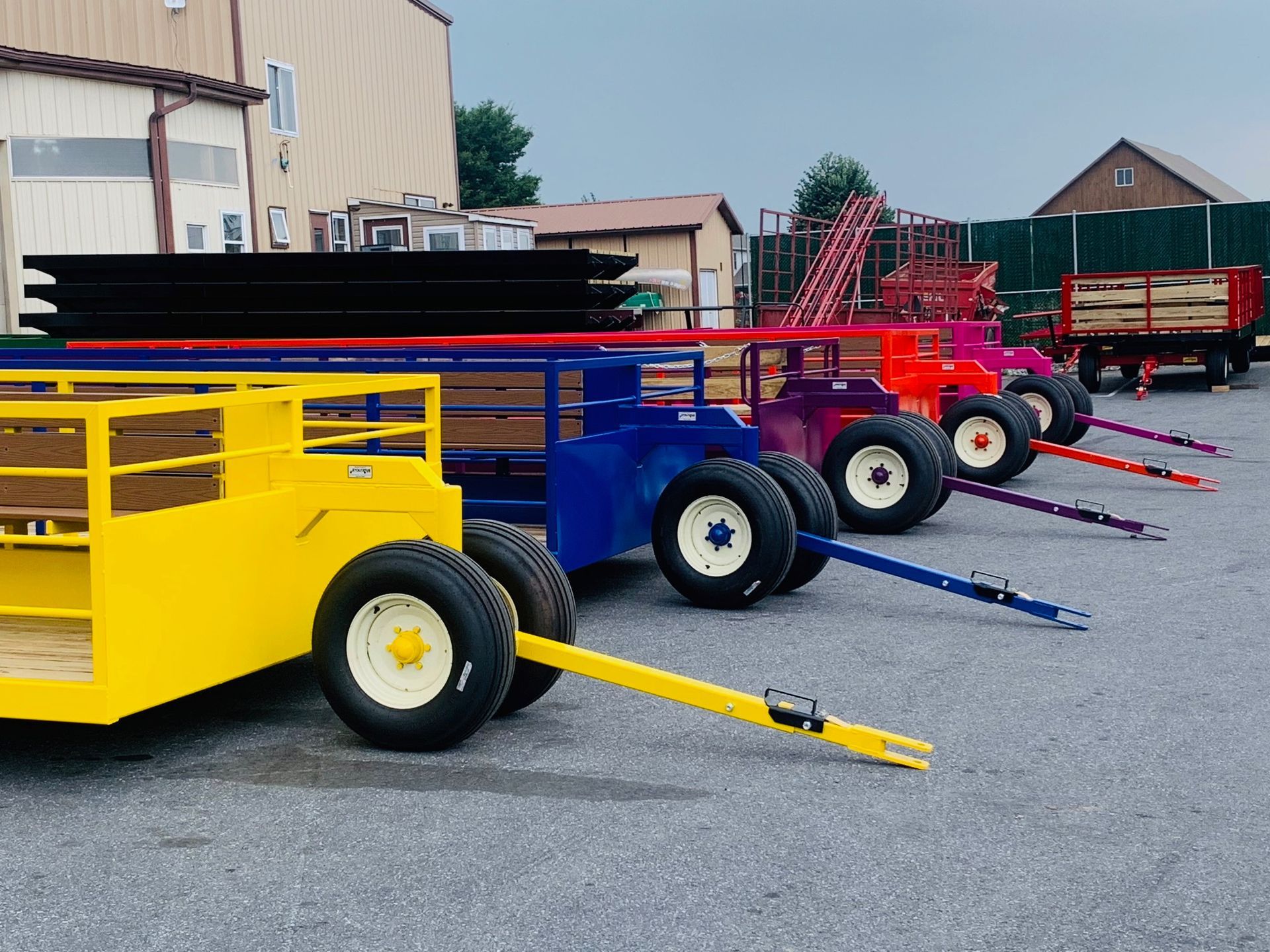 Livestock Equipment | Farm Wagon | Stoltzfus Manufacturing