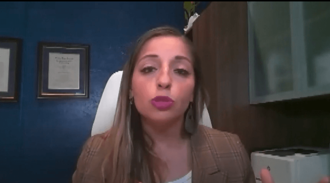 ¿Ha sido deportado anteriormente y tiene preguntas? La abogada Lorena Rivas puede ayudar.