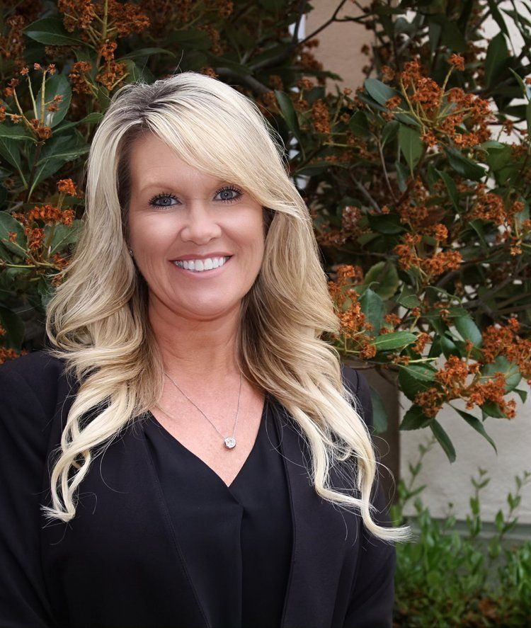 Home [www.foothillsmiles.com]