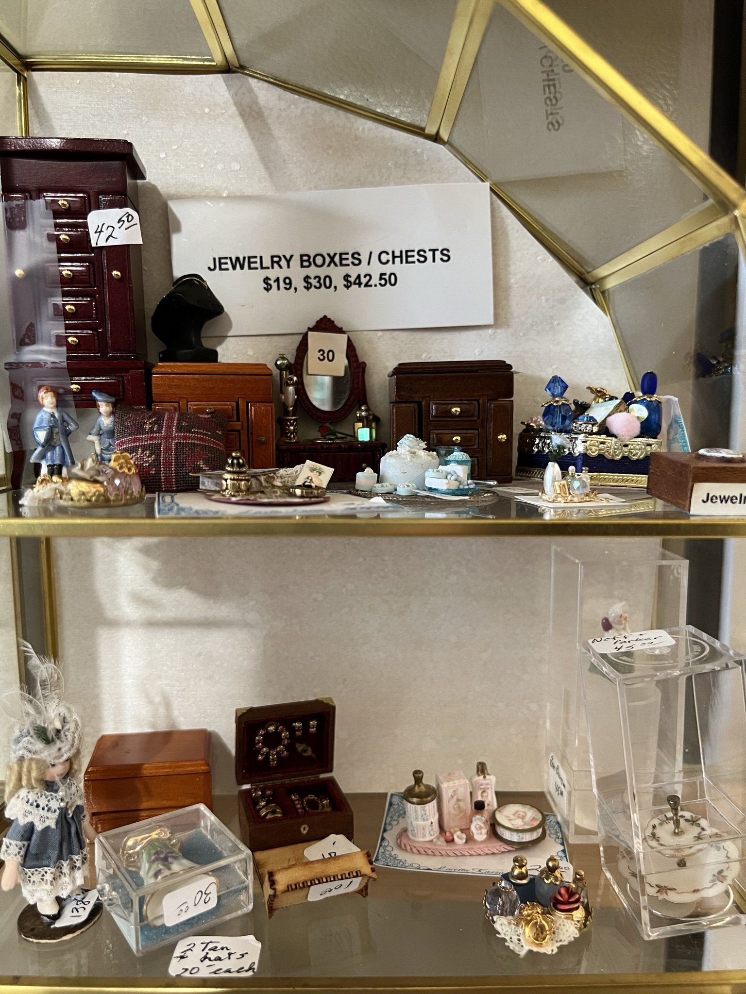 Collectible Accessories | Dollhouses and Miniatures | Owensboro, KY