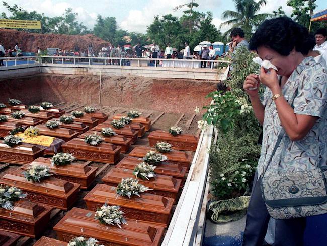 [Silkair MI185 - 19 Dec 1997] "I understand that my father will never ...