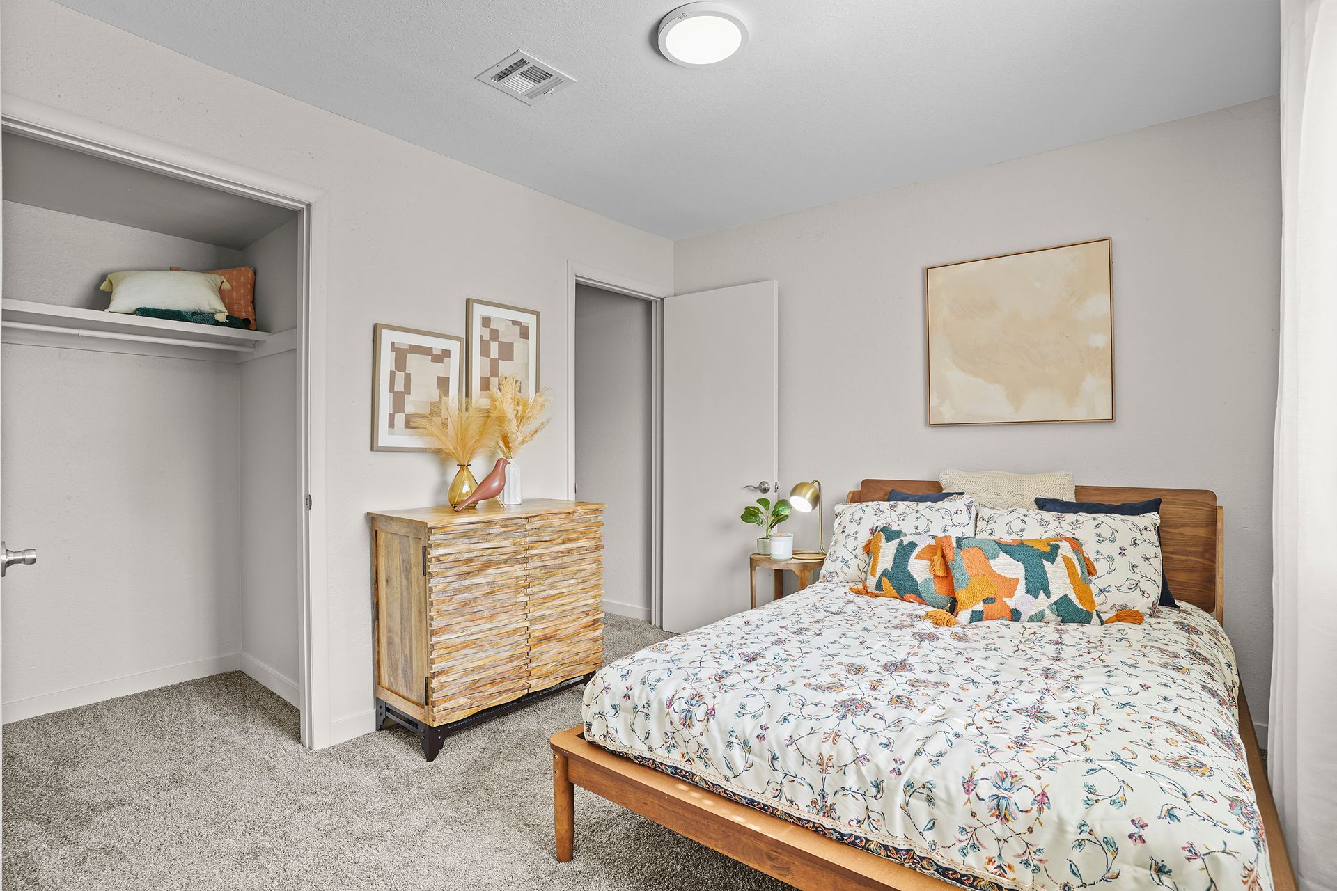Discover Regency Point Apartments: Features & Amenities