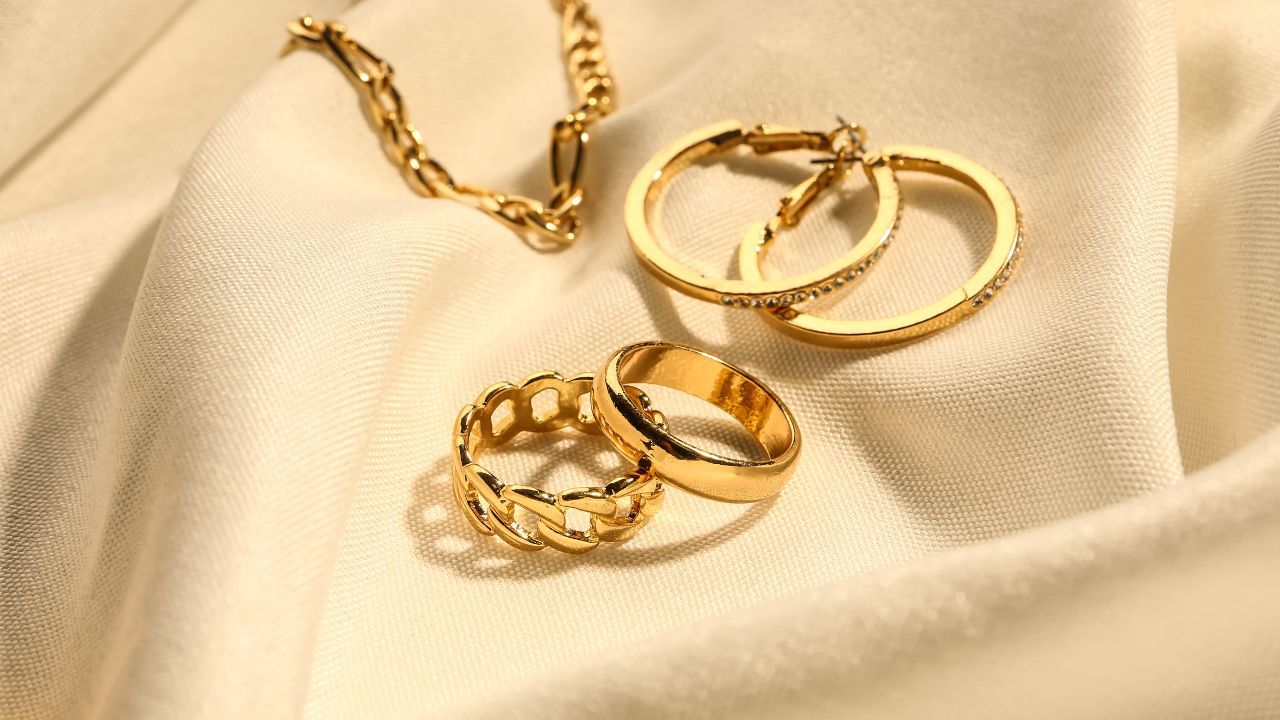 Connecticut Jewelry Insurance (Cost & Coverage) | Ferguson
