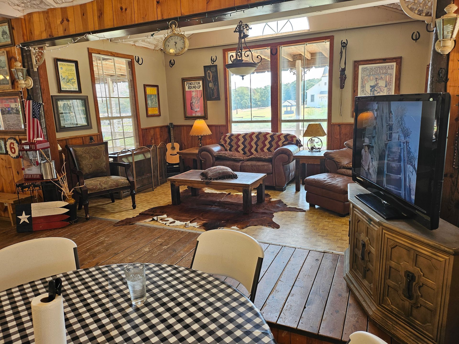 Cafe & Dining | Lone Oak RV Ranch & Retreat