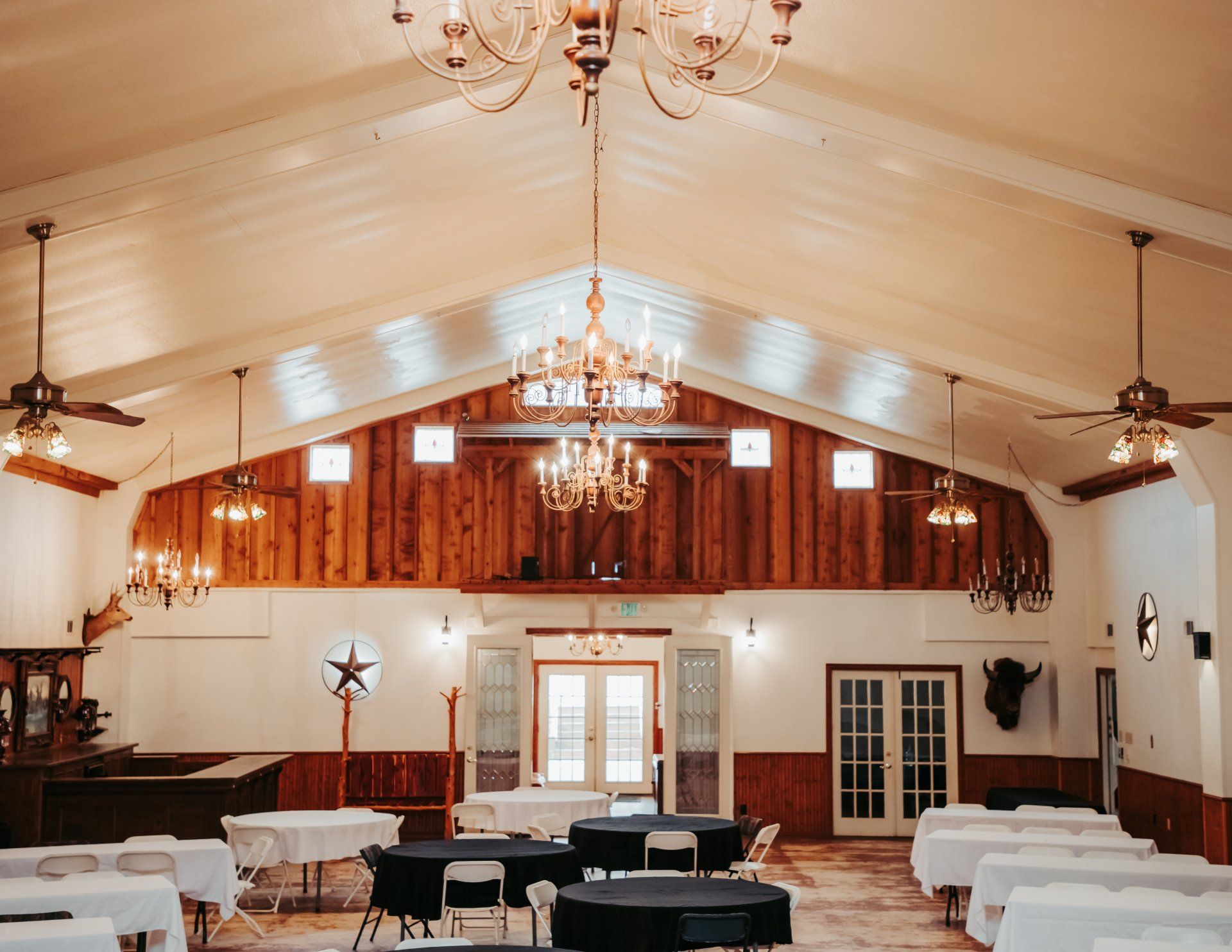 Host a Wedding in Gainesville, TX | Lone Oak Ranch and Retreat