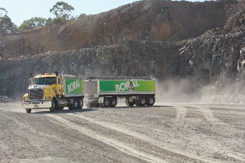 Our Image Gallery Of Our Fleet Of Trucks and Trailers | Darra