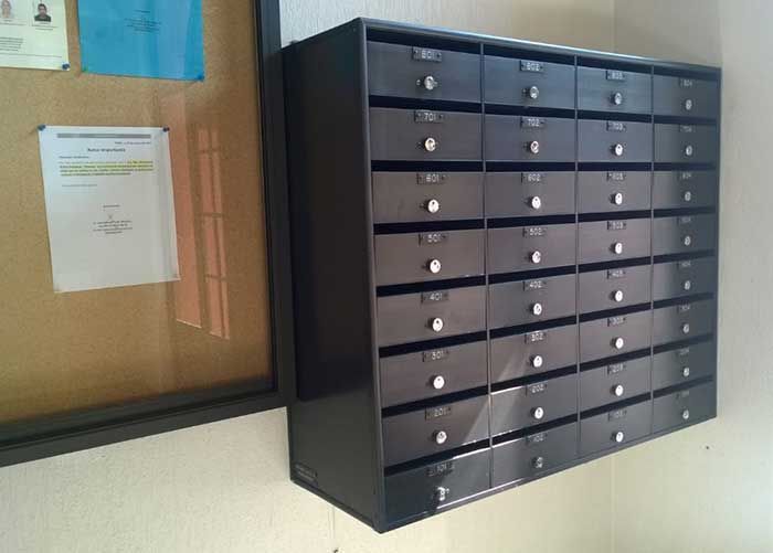 Fabricación de buzones, placas y letreros