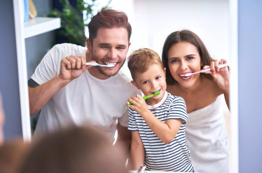 How to Teach Kids to Brush Their Teeth? Here Our 5 Top Tips