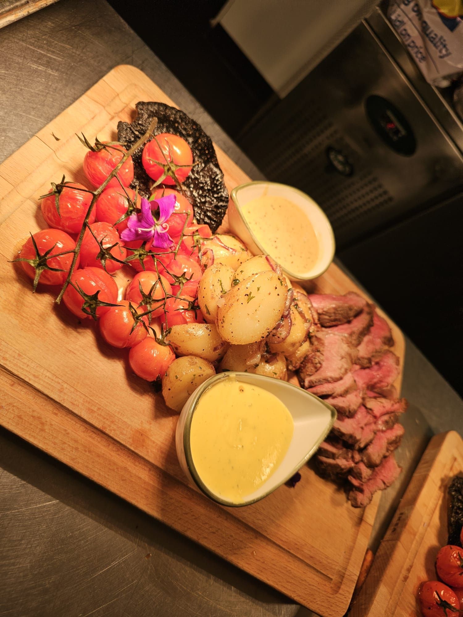 Delicious Food and Wine Menu | The Elm Tree Pub, Ringwood