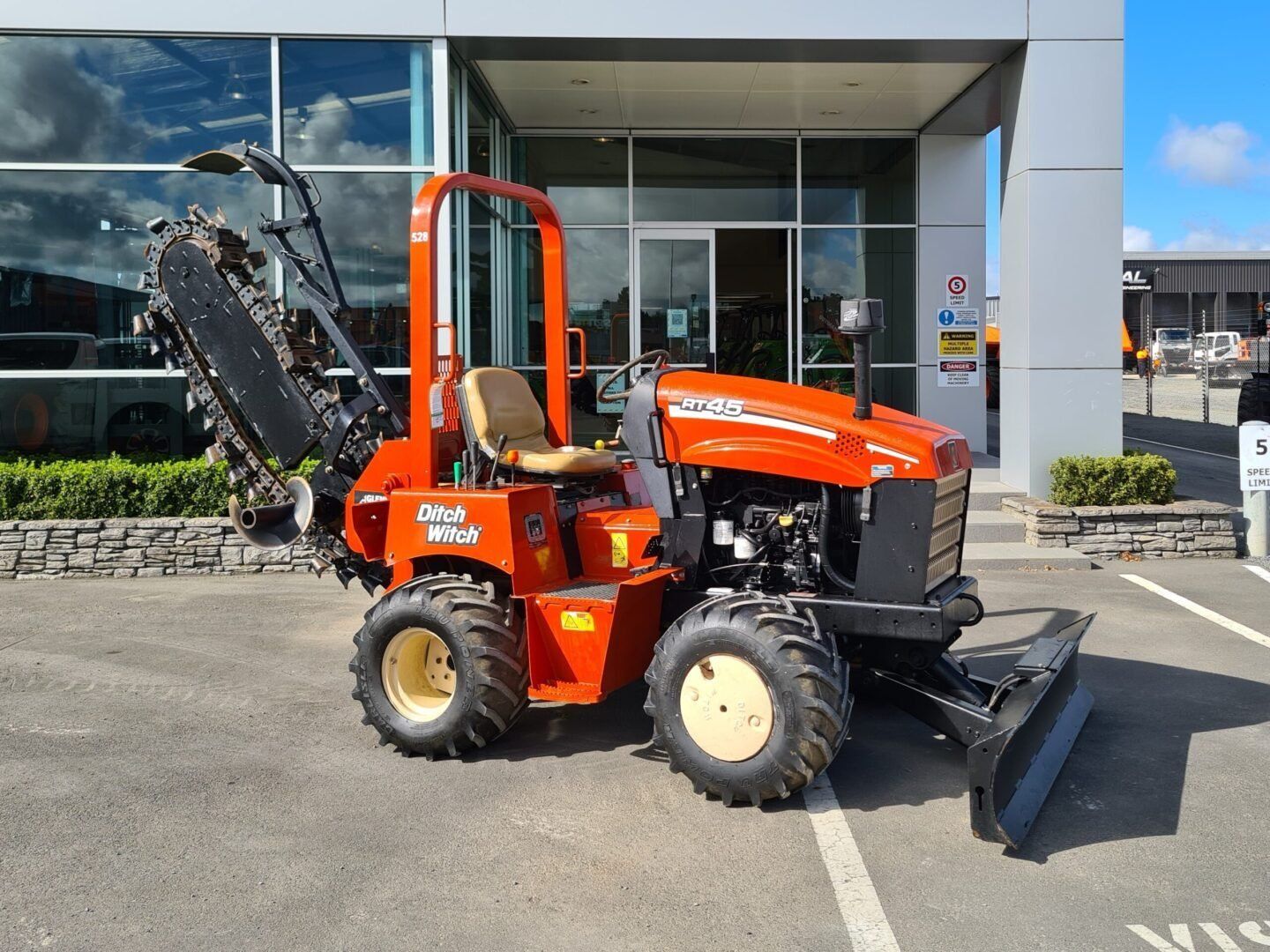 Ride-on Equipment Rental | Excavator Rental | Terre Haute, IN