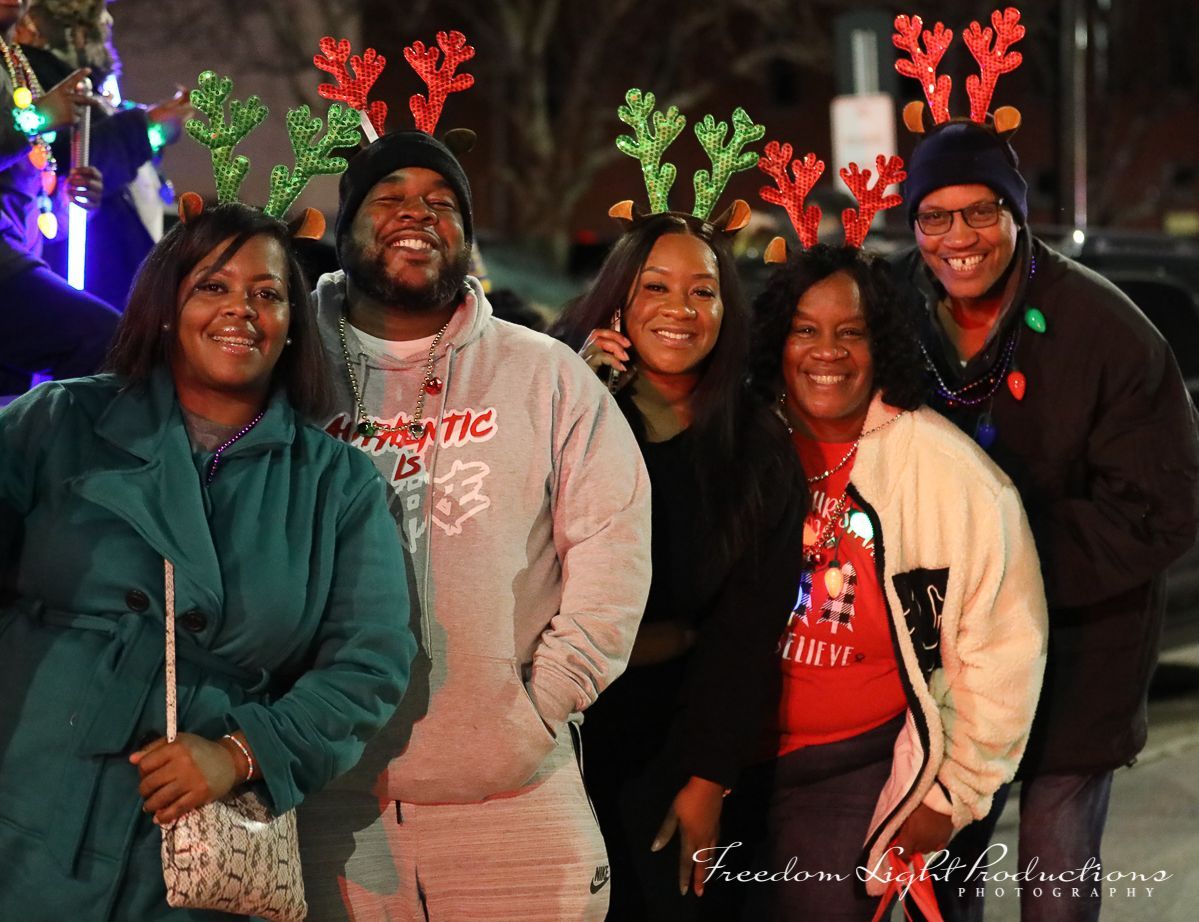 A Guide to the Festive Holiday Parades in Decatur & Morgan County!
