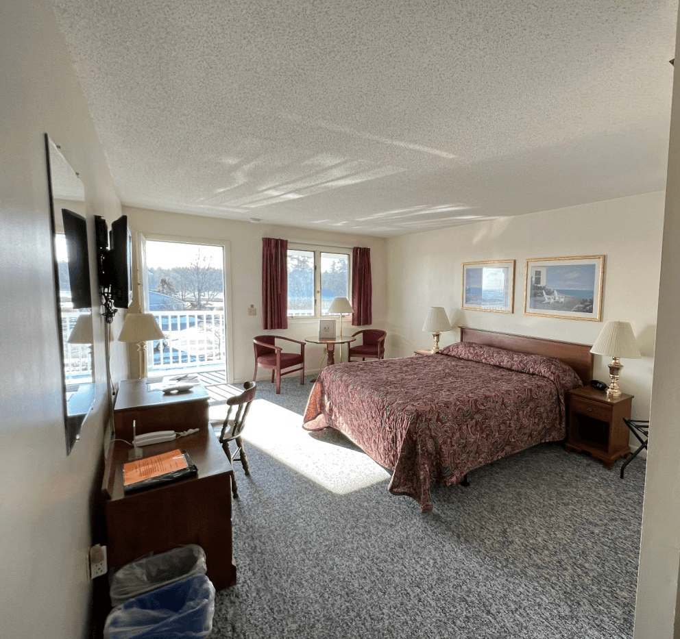 Ocean front motel and condos next to Acadia National Park