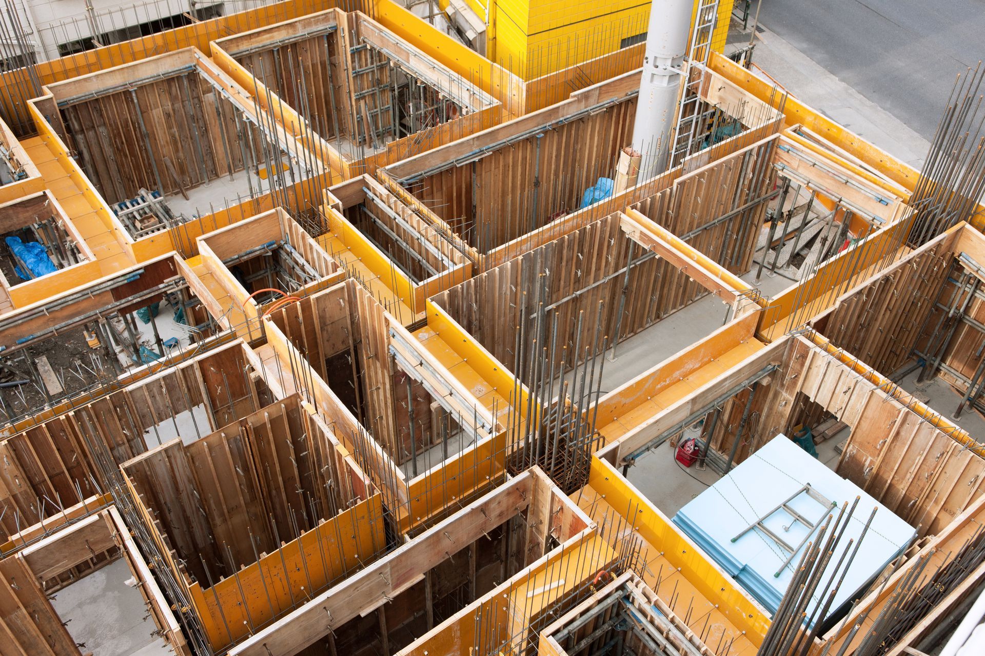 Spécialiste en Coffrage Longueuil & environs | Coffrage D. Poulin