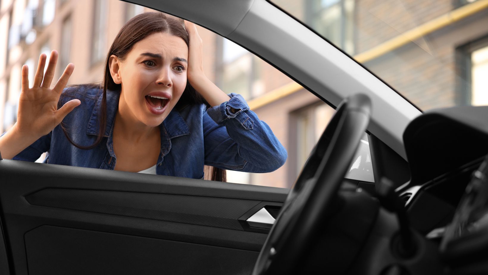 What's the Best Way to Handle a Vehicle Lockout Situation?