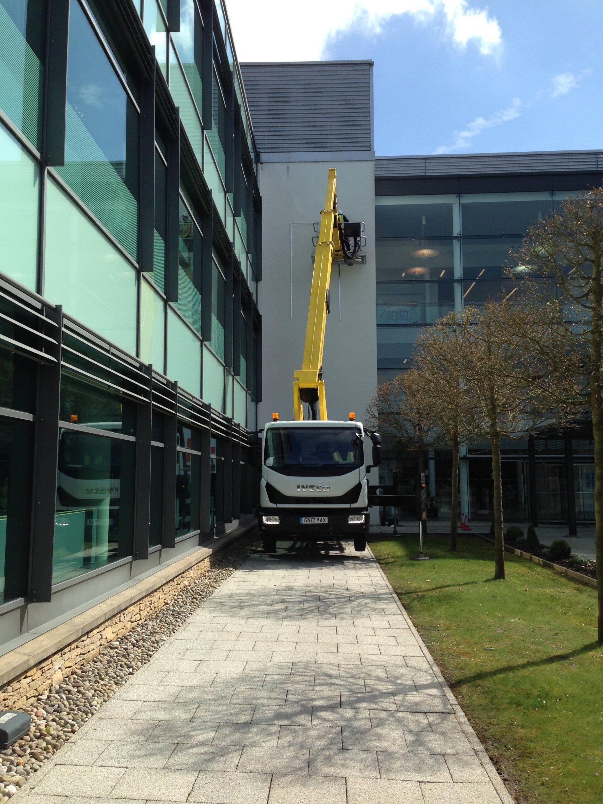 Access hire equipment │Signum Signs Cherry Picker Hire