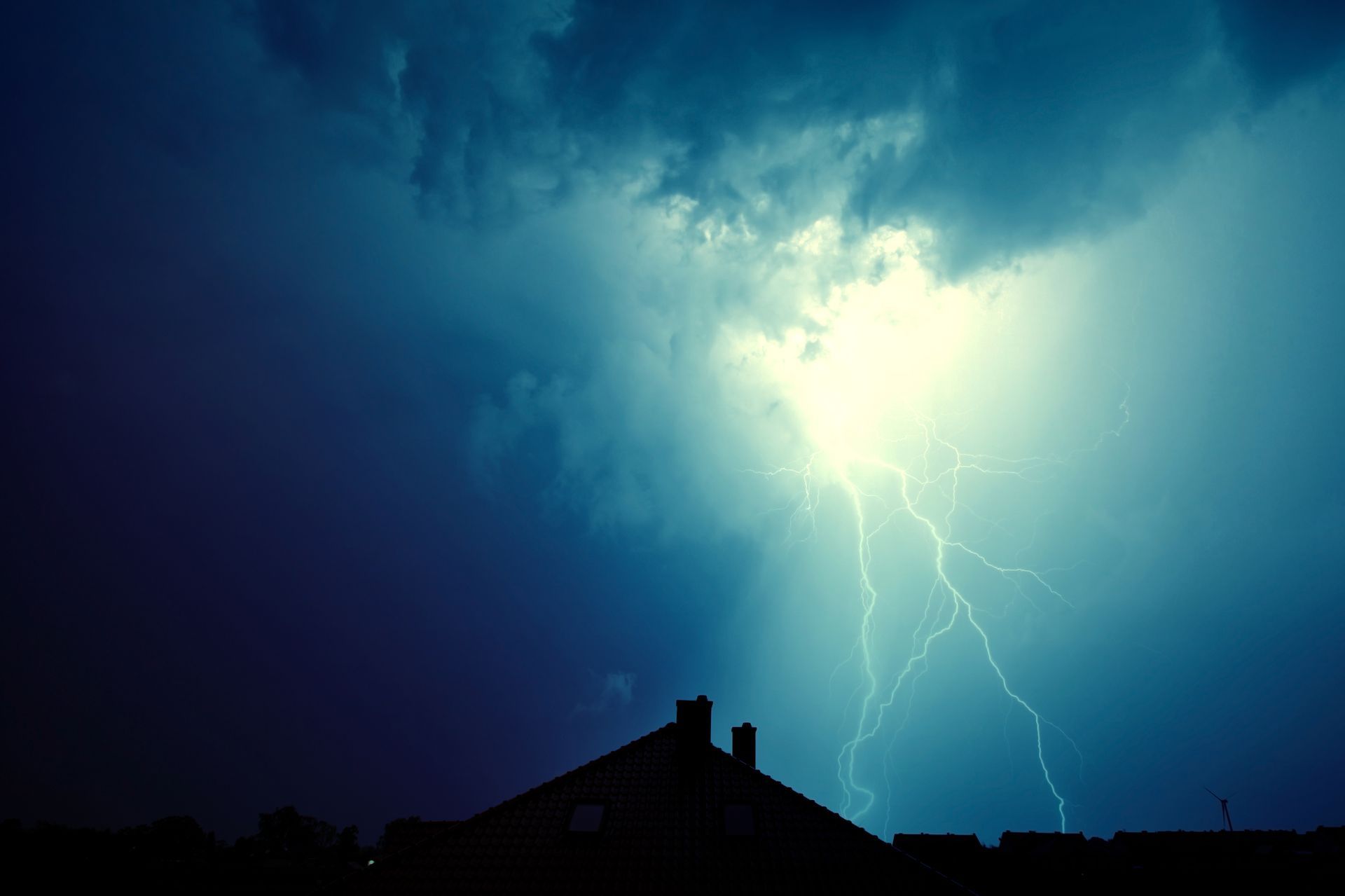 What to Do In a Case of Lightning Damage To Property