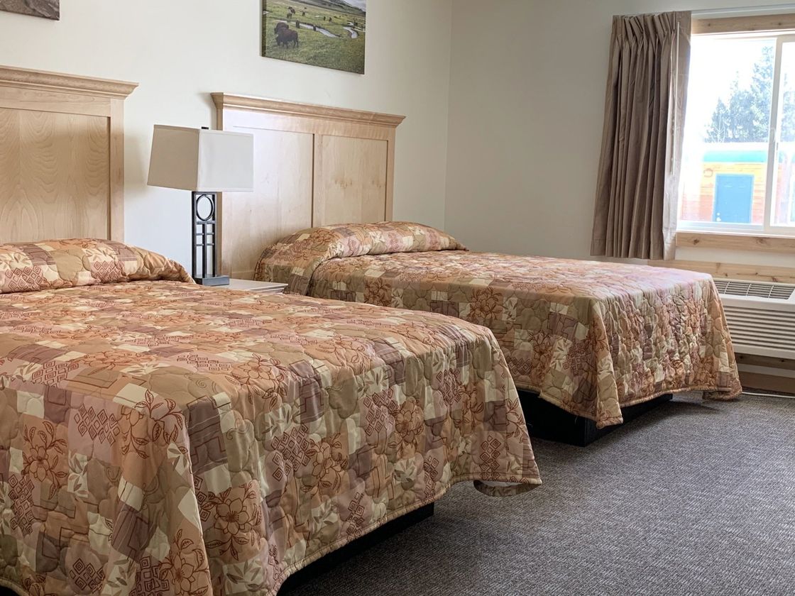 Yellowstone Country Inn -Rooms
