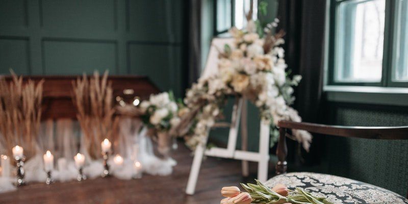 Indoor Vs. Outdoor Venues for Memorial Services