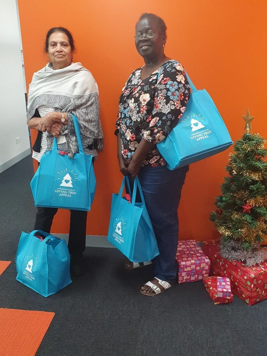 Spreading hope, joy and love with 595 hampers for those in need.