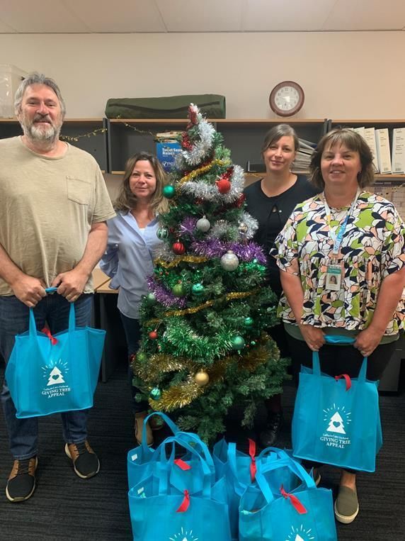 Spreading hope, joy and love with 595 hampers for those in need.