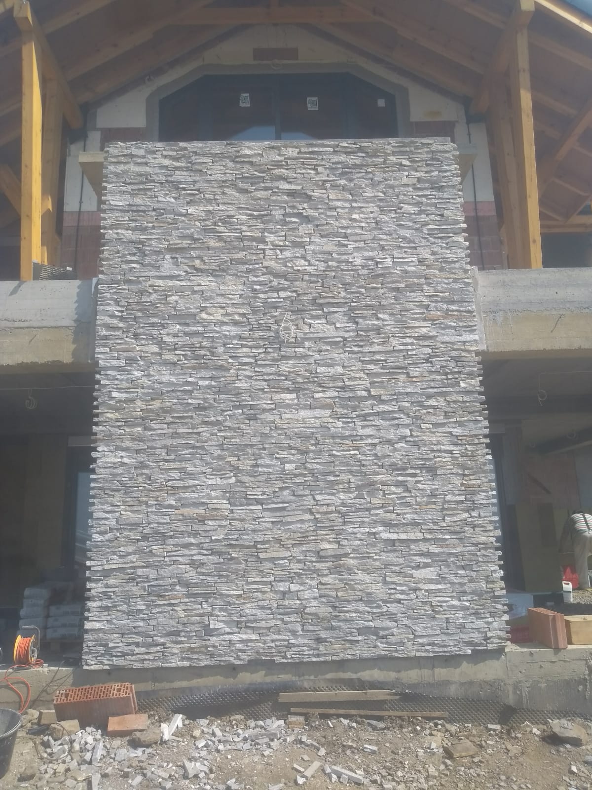 Gloria Silver Coursed Stone - Natural Quartz | Real Stone Cladding UK
