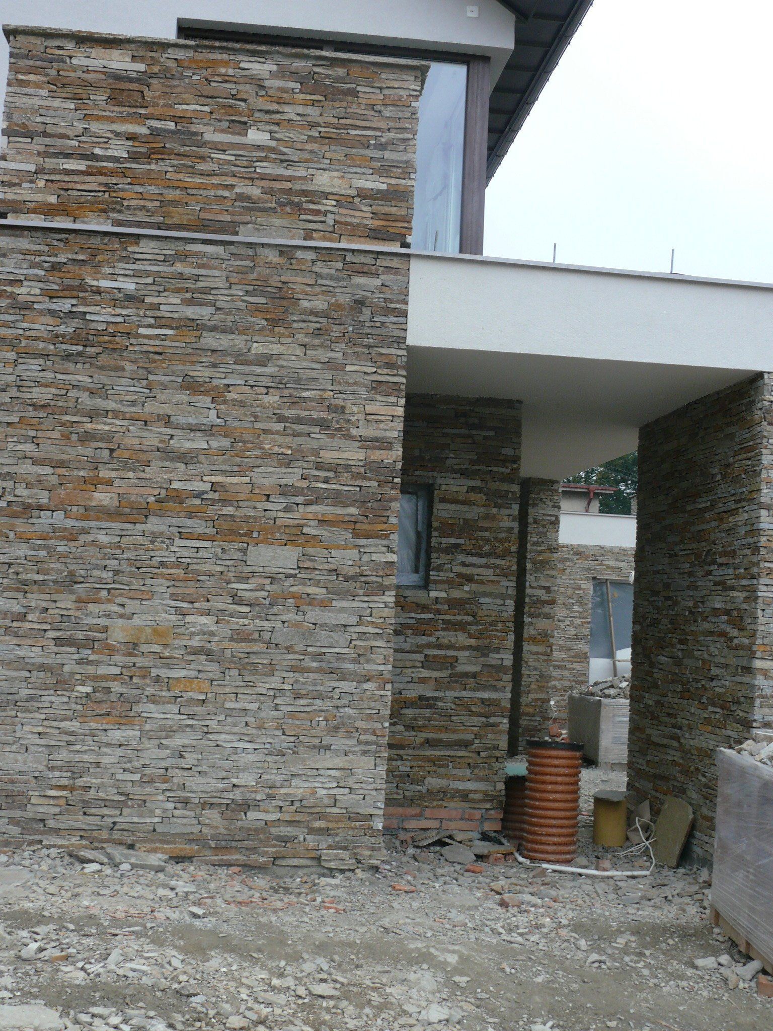 Gloria Natural Coursed Stone | Real Stone Cladding UK
