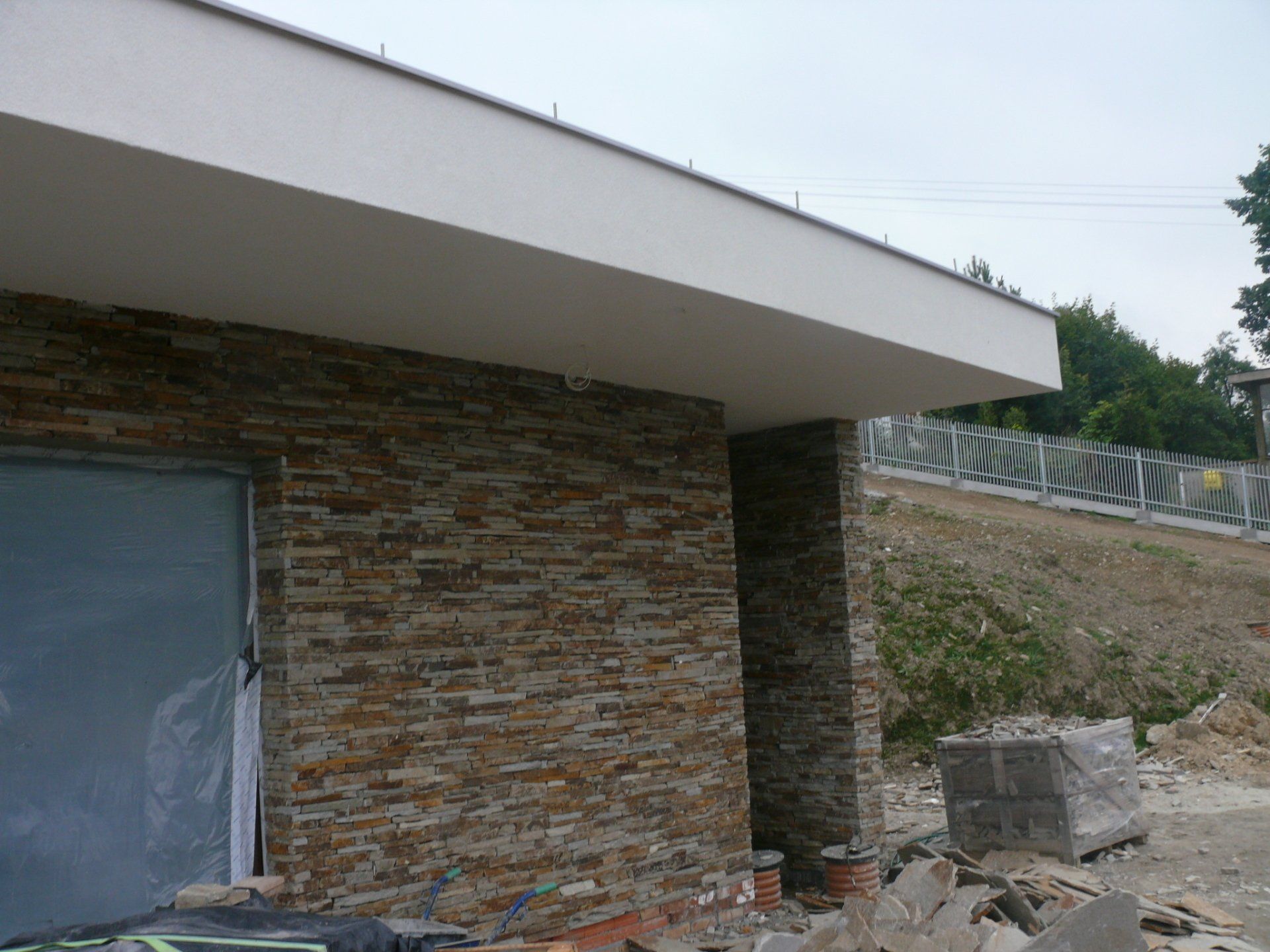 Gloria Natural Coursed Stone | Real Stone Cladding UK