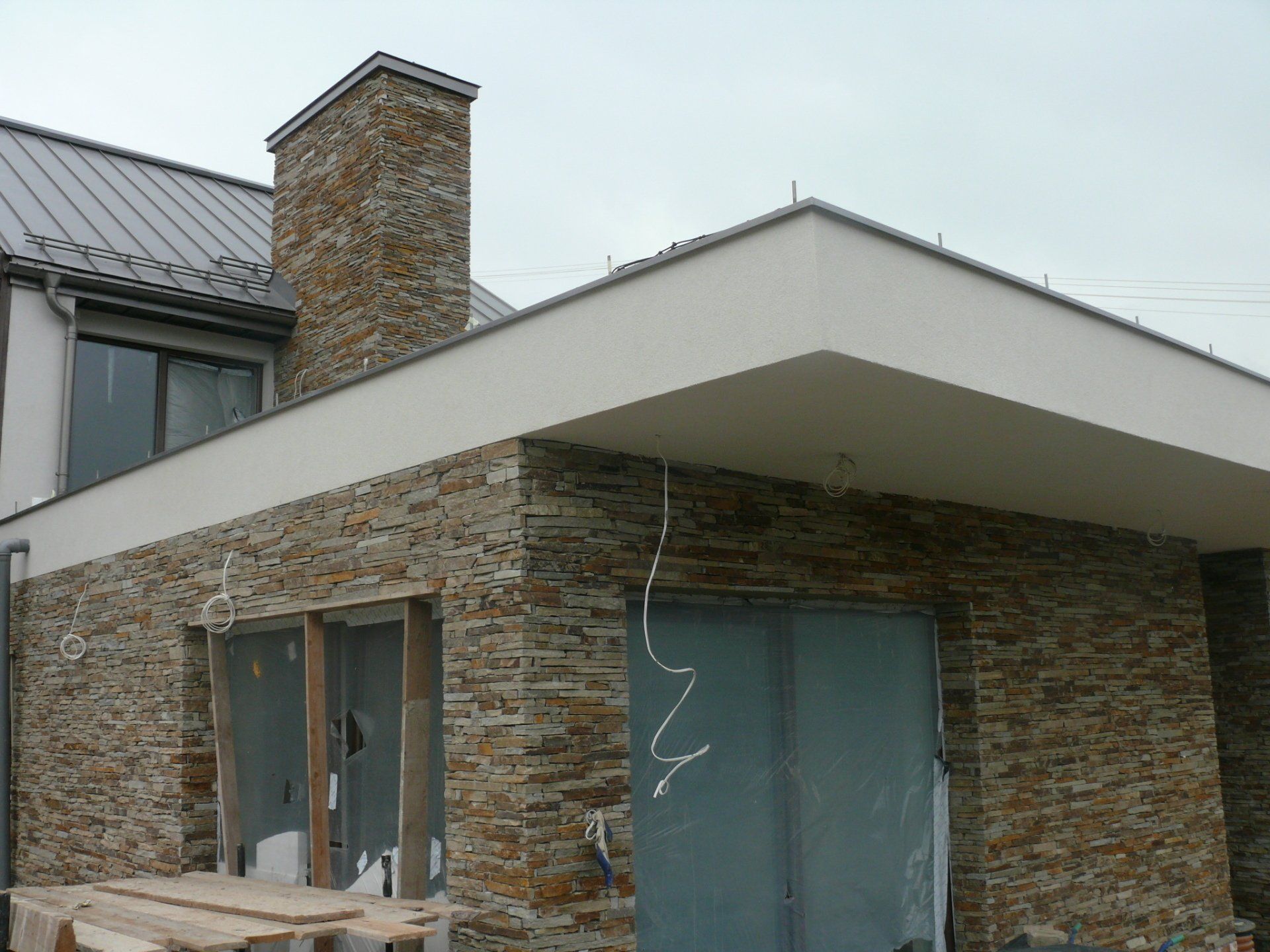 Gloria Natural Coursed Stone | Real Stone Cladding UK
