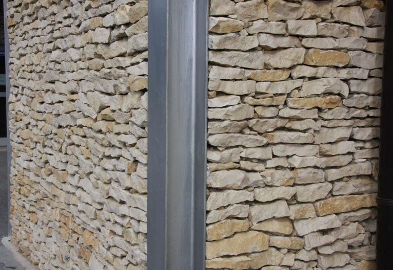 Random Coursed Limestone - Natural Rubble Limestone | Real Stone Cladding
