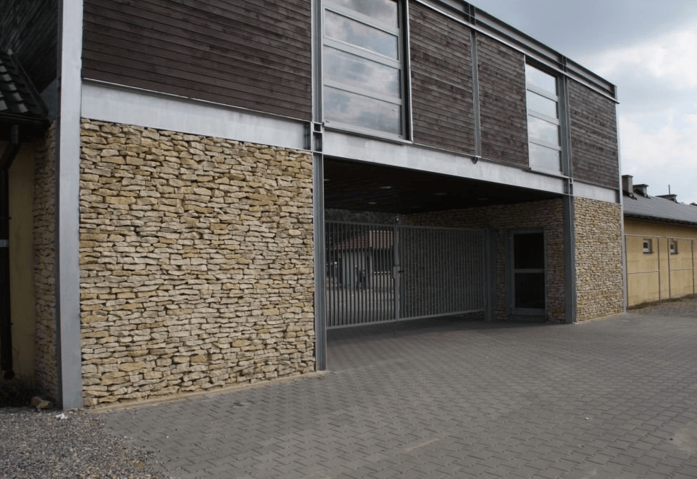 Coursed Limestone Cladding - Random | Real Stone Cladding UK