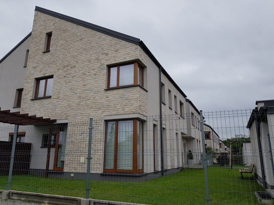 Coursed Limestone Cladding - Random | Real Stone Cladding UK