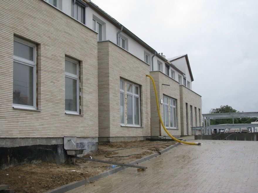 Coursed Limestone Cladding - Random | Real Stone Cladding UK