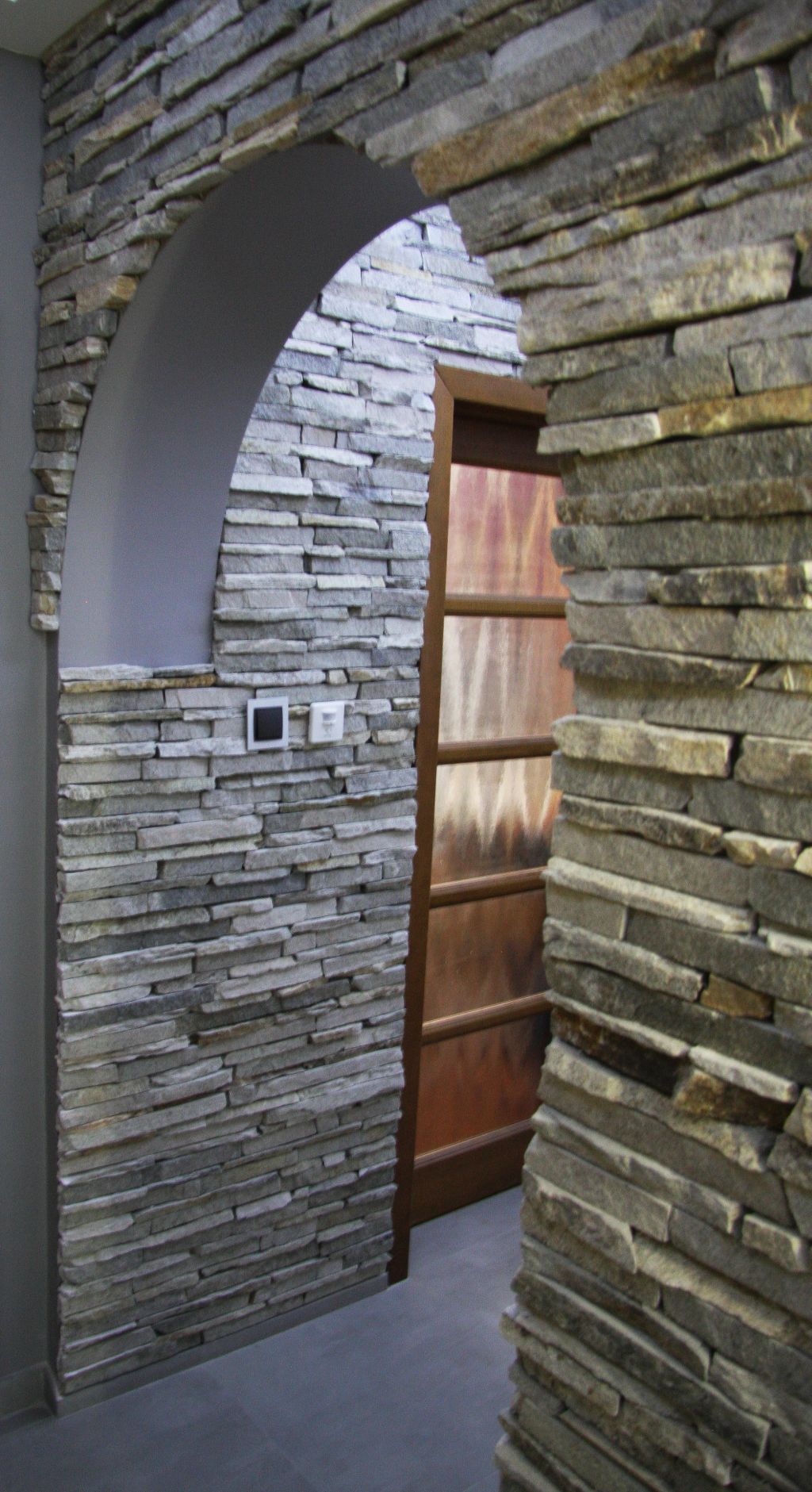 Gloria Silver Coursed Stone - Natural Quartz | Real Stone Cladding UK