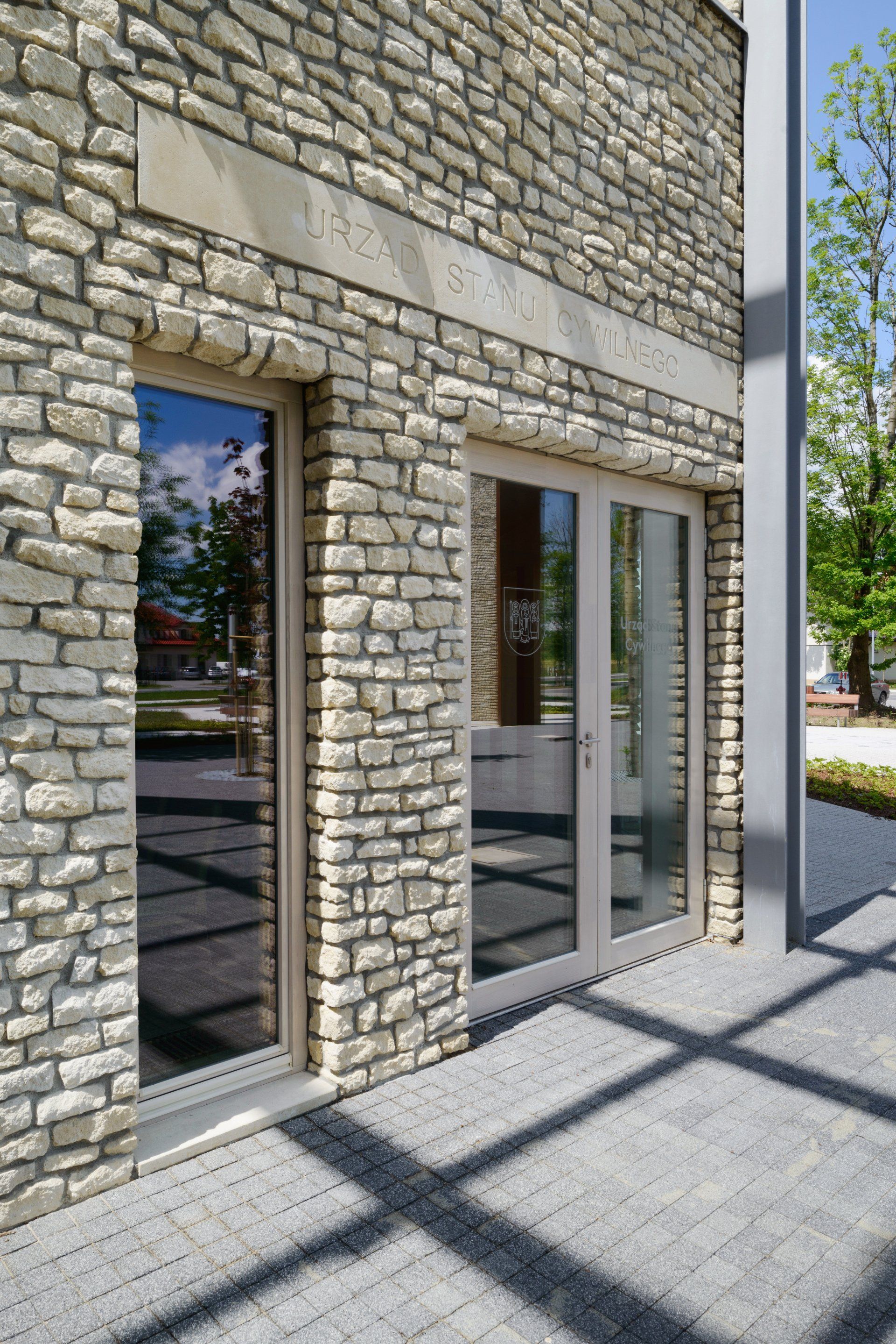 Coursed Limestone Cladding - Random | Real Stone Cladding UK