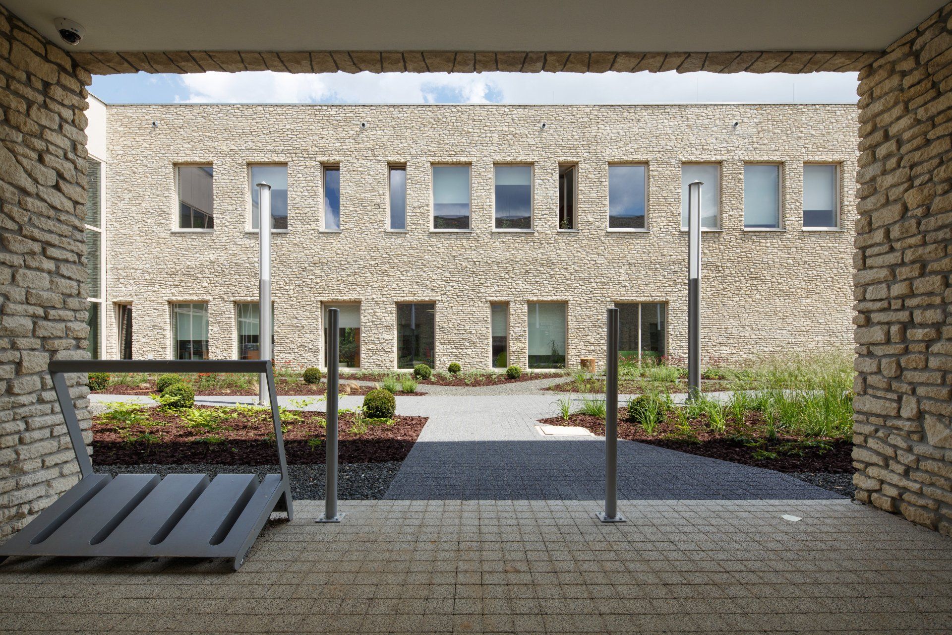 Coursed Limestone Cladding - Random | Real Stone Cladding UK