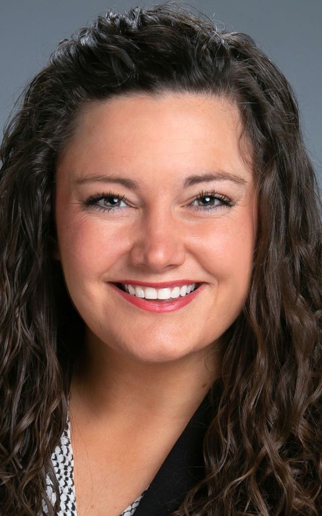 Emma Holmes's Instagram, Twitter & Facebook on IDCrawl