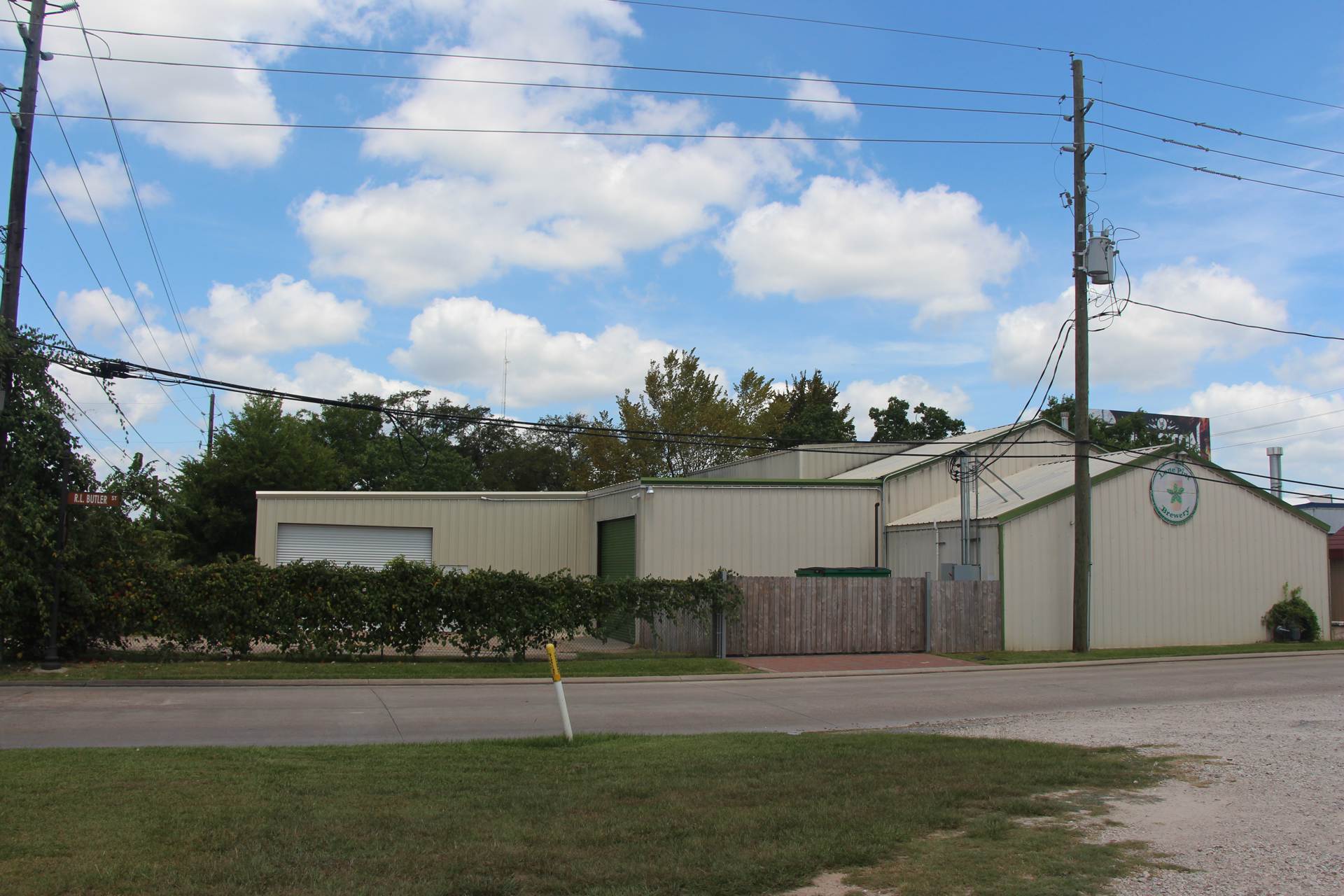 Lone Pint Brewery | Magnolia, TX | Local Craft Brewery & Beer Garden