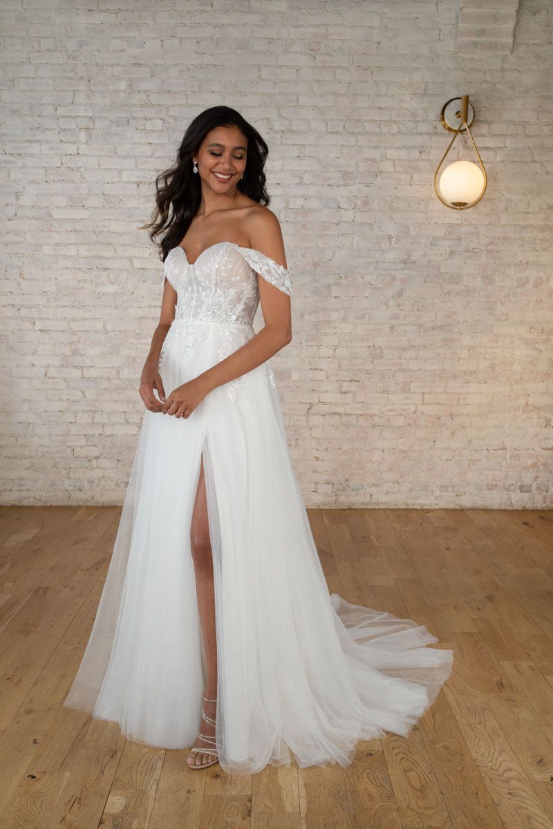 The Curvy Bride®, Mid & Plus Size Bridal Gowns & Wedding Dresses